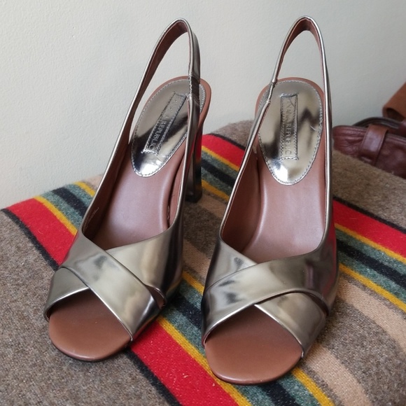 Banana Republic | Shoes | Banana Republic Pewter Patent Leather Slingbacks | Poshmark